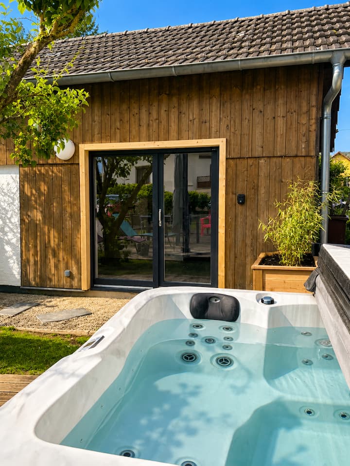 Jacuzzi Privatif, Design Et Ambiance Bois - Eguisheim