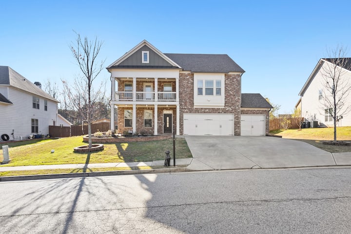 Stylish Home In Horizon - Snellville, GA