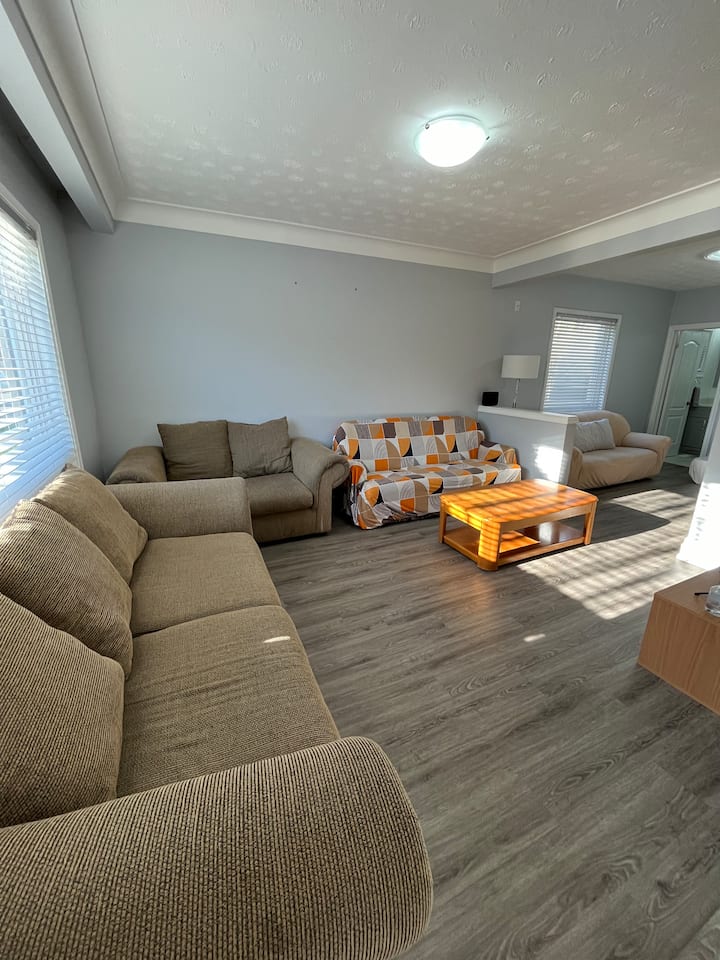 Two Bedrooms Two Bathrooms In Niagara Falls - Niagara Falls