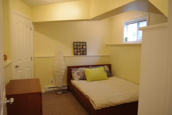 Guest Suite In Lovely Mount Pleasant - Vancouver