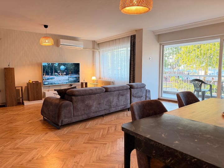 Modern & Luxury Seaside Flat With Spacious Rooms - Buca