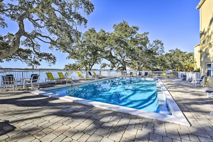 Dock Access! Condo 5 Mi To Okaloosa Island Beach - Mary Esther, FL