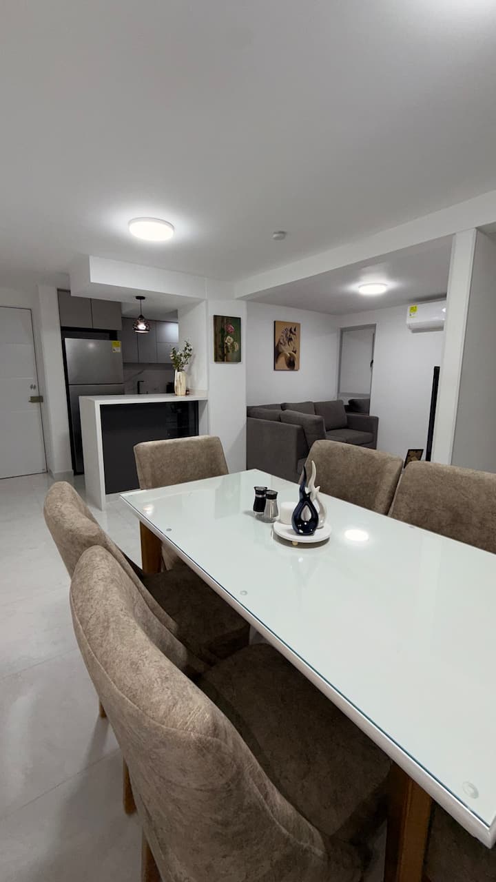 Luxury Apartment In South Cali | Pool, Ac & Wi-fi - Cali
