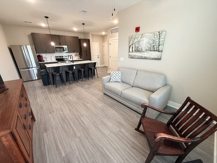 Summit Stay - 306 - Lee's Summit, MO