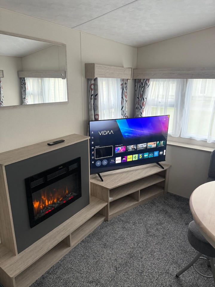 2 Bedrooms 1 Bathroom - Sleeps Up 6 Ppl - Selsey - Bracklesham Bay