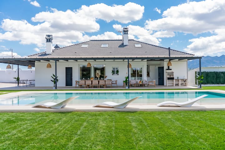 Cubo's Villa Horizonte & Heated Pool - コイン
