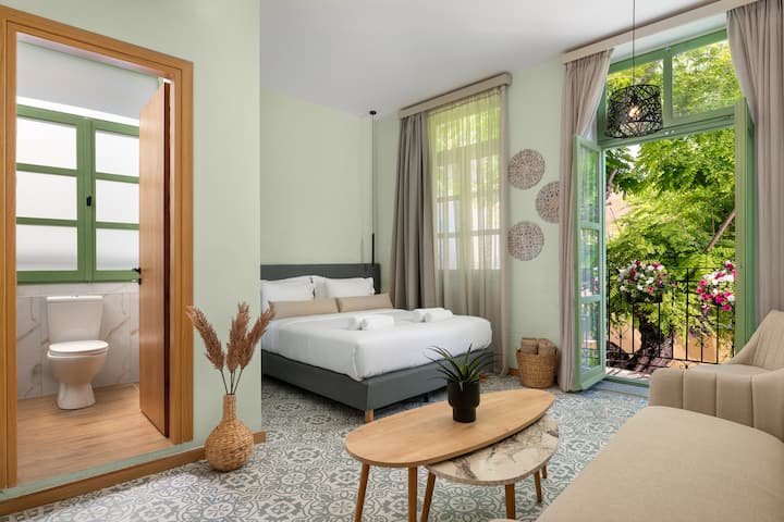 Aurelia Boutique - Rhodes Island