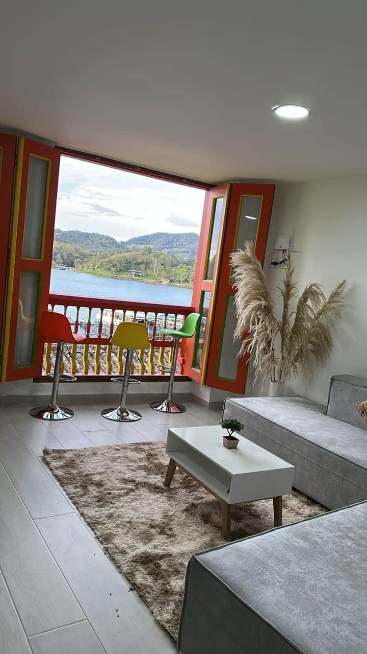 Girasoles 306 - Guatape