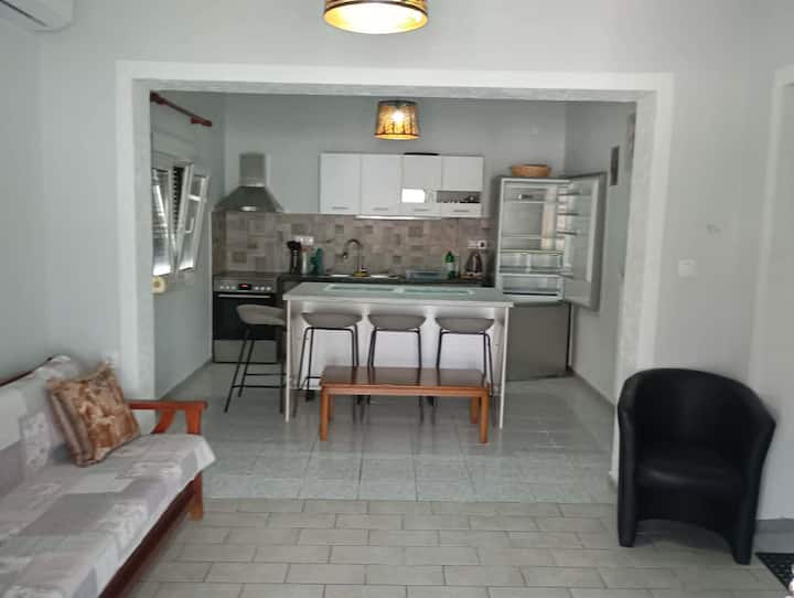Peaceful Family Home Steps From Korinos Beach - Катерини