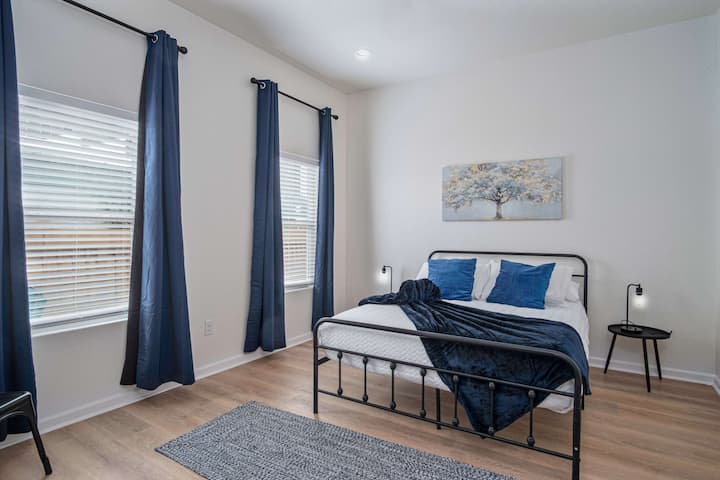 Inviting Grand Relaxed 5br Home With Skyline Views - San Antonio, TX