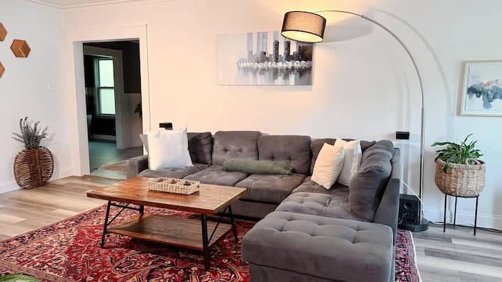Cozy Downtown Home - Foley, AL
