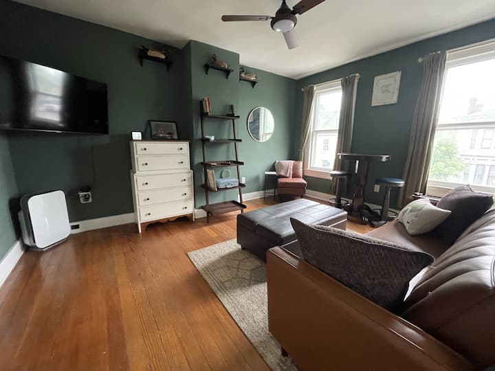Beautiful Apartment On Caroline! - Fredericksburg, VA