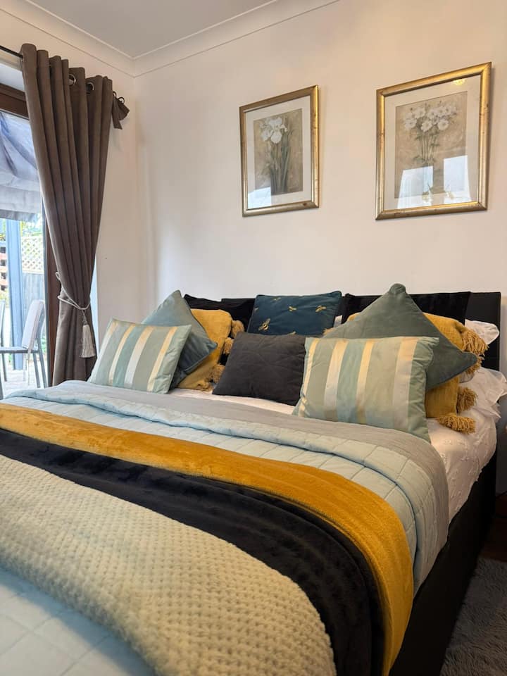 Studio A - Newly Renovated Private 2 Bed Studio - Nottingham