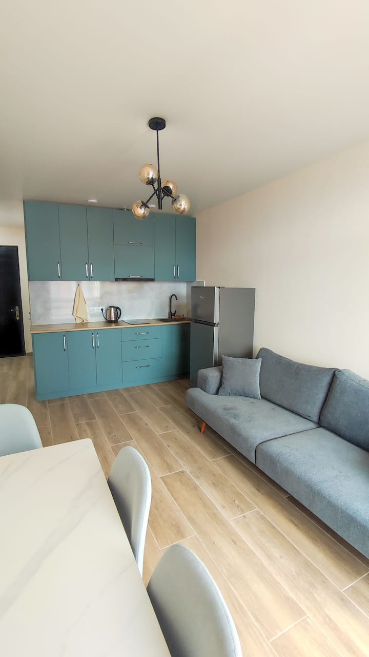 Cozy 3-room Apartment - 10 Min To Sea - Batumi
