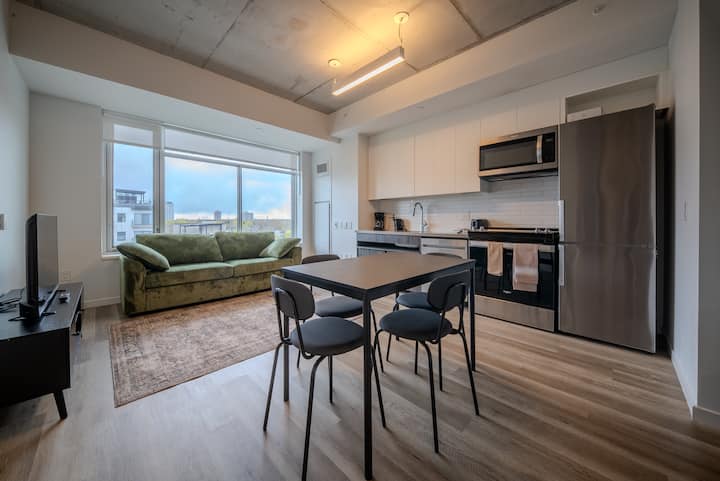 Condo In The Heart Of Westboro - Ottawa