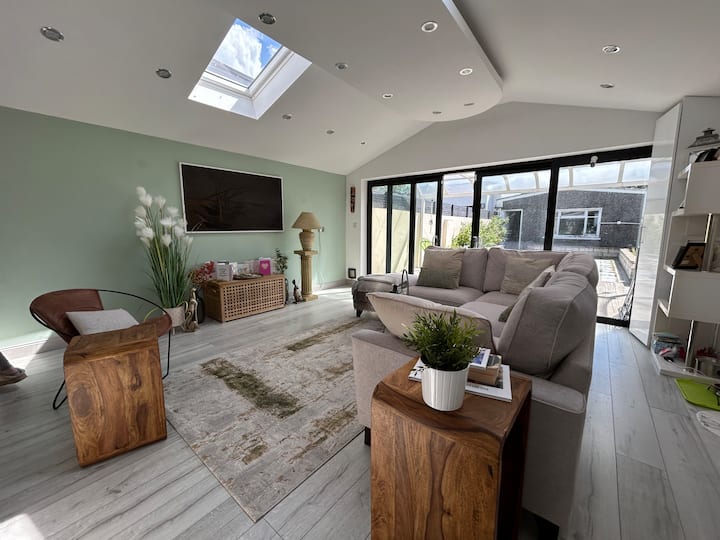 Modern 3br Home W/ Garden & Ev Charging - Dublin