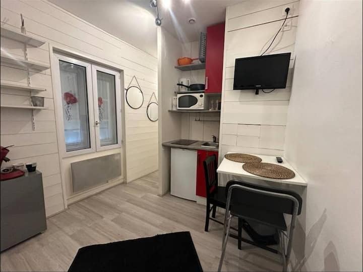 Studio City-stop À 1 Min Du Port Et Des Franco - La Rochelle