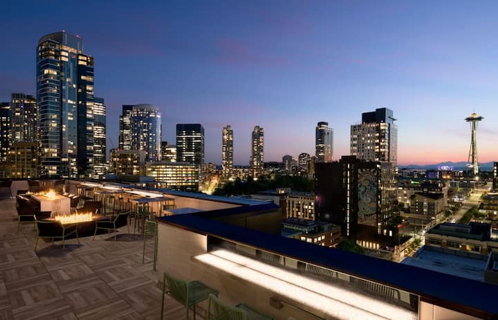 Modern 3 Separate Hotel Rooms W/ Stunning View - Seattle, WA