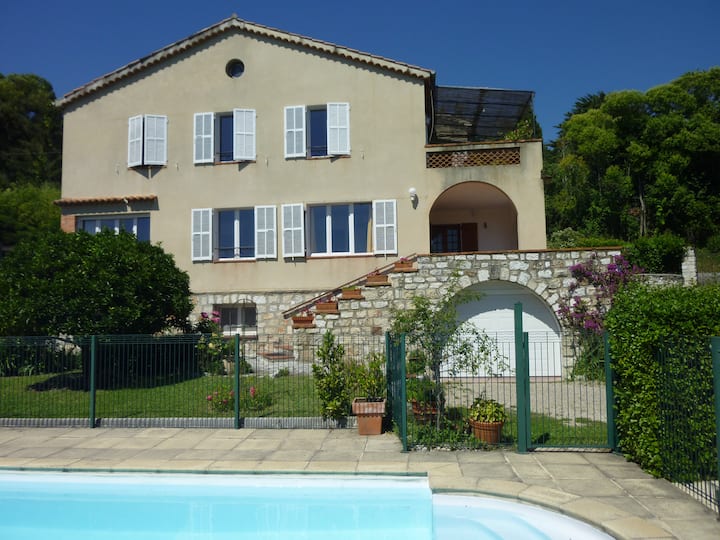 Appartement Calme Dans Une Maison Avec Piscine - Vence