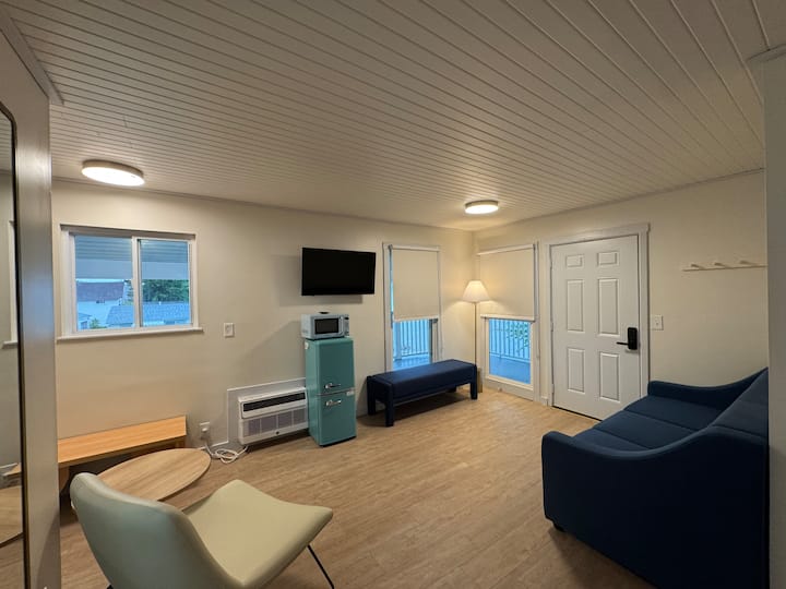 Waterside Cottage - (Cws) - Geneva-on-the-Lake, OH