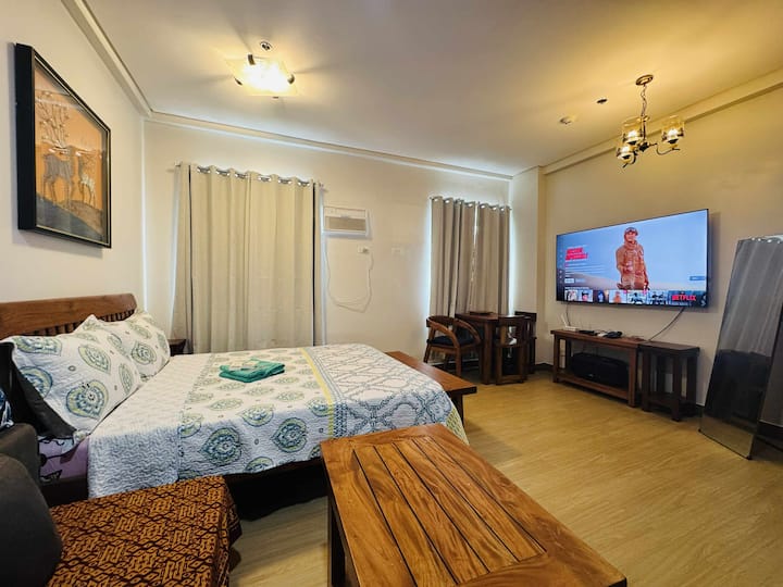Happy Stays #5 : 65" Tv W/ Nfl | 300mbps | Washer - Naic
