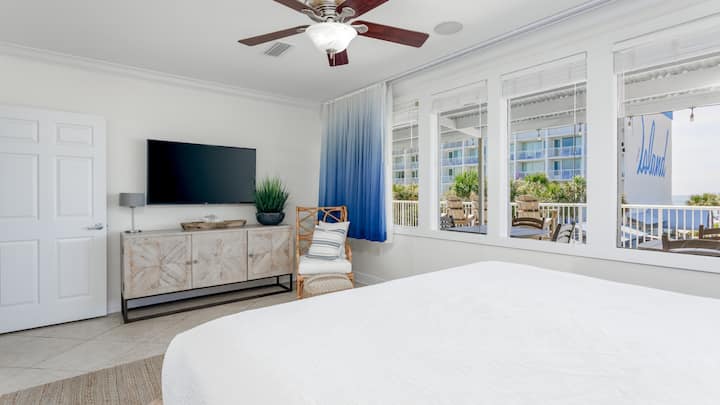 Ocean Breeze Stay With Swimming Pools Near Dining - Fort Walton Beach, FL