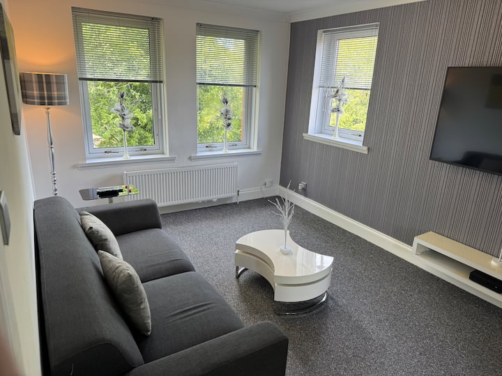 Central Bellshill 2br Flat With Free Parking - Motherwell