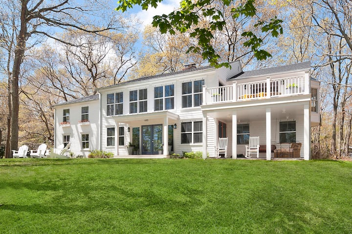 Bright, Generous And Well-located Heights House - Greenport, NY