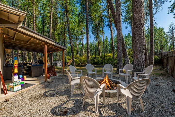 Family Funhouse-grill, Games, Firepit+ Fenced Yard - Coeur d'Alene, ID