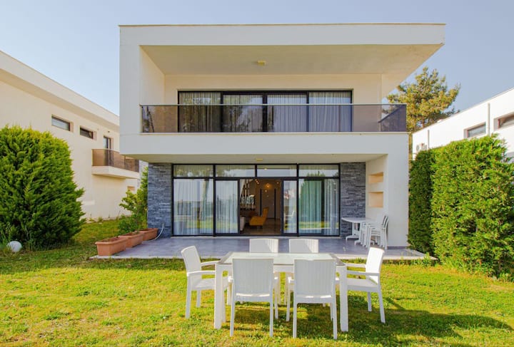 Bahçeli Lüx Villa - Kuşadası