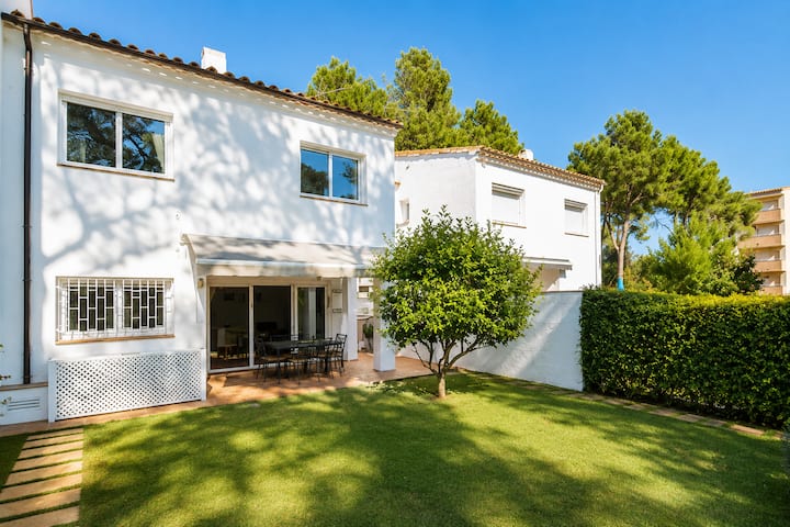 Ca La Pi · Casa Mediterránea Con Jardín Y Piscina - Llafranc