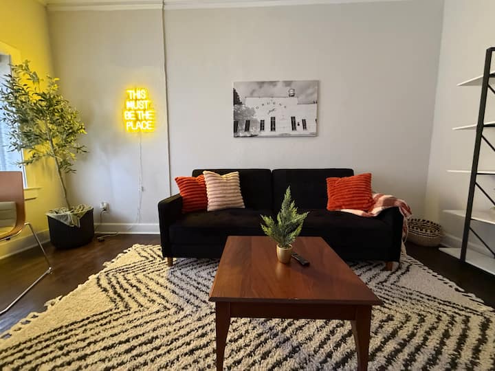 Chic Den/1br - Kansas City, MO