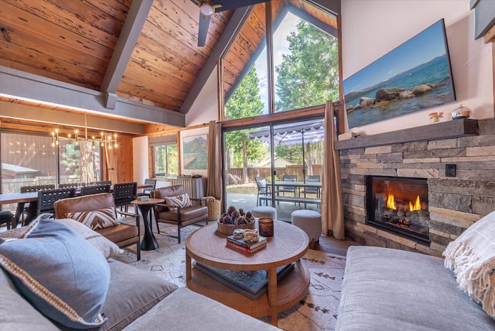 Tavern Pines Retreat-3 Bedroom, 2 Bath, Hot Tub, C - Lake Tahoe