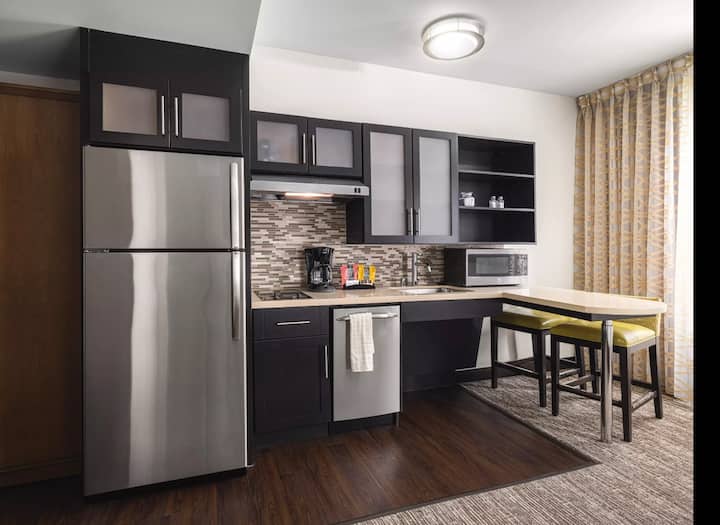 Modern 3 Separate Hotel Kitchensuites W/ Breakfast - 시애틀