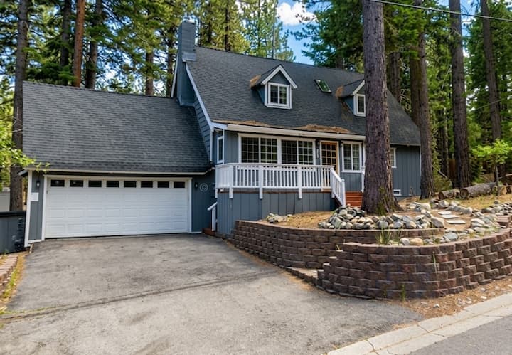 Heavenly Retreat W/ Hot Tub - Firepit - Arcade - South Lake Tahoe, CA