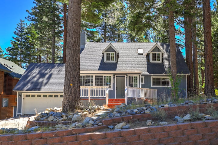 Hottub/firepit & Arcade, Near Heavenly! Bears Lair - South Lake Tahoe, CA