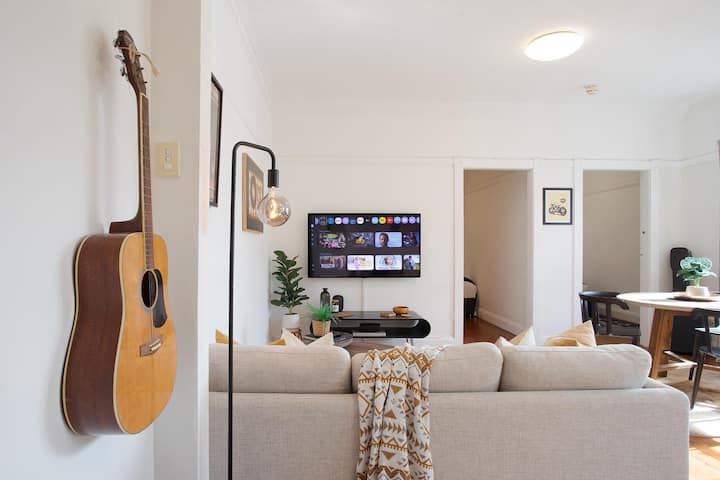 Stylish 2br Apt Directly Opposite Bondi Beach - Bondi Beach