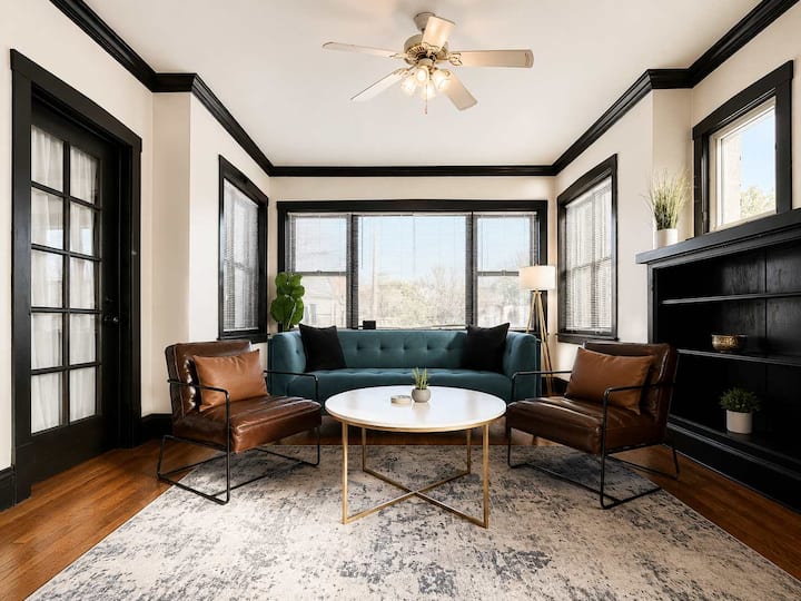 Spacious Avondale 2br Apt Near Wrigley & Logan Sq - Chicago, IL
