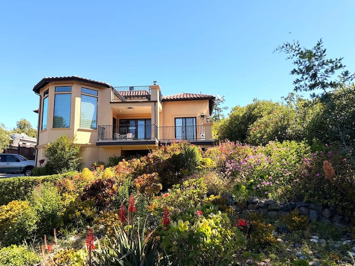 Large Tranquil Mediterranean House And Large Lot. - San Carlos, CA