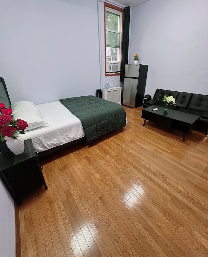 Warm & Quiet Retreat - New York City