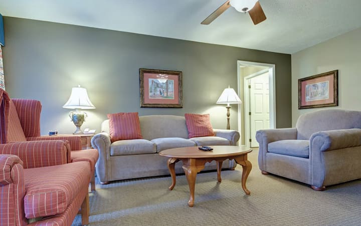 Kingsgate Resort, Williamsburg 1 Bed Suite - Williamsburg, VA