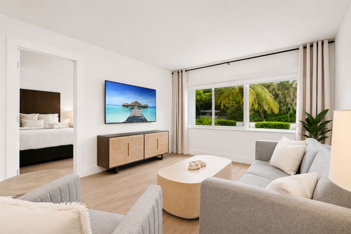 {Driftwood Dreams} Beach • Heated Pool • Parking - Boca Raton, FL