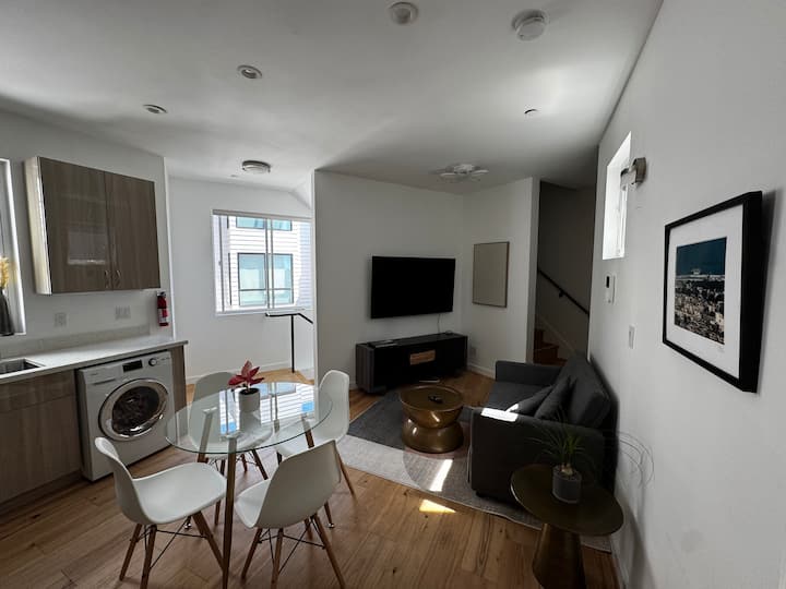 The Cozy Nook | Steps From Cafes & Local Eats - San Francisco, CA
