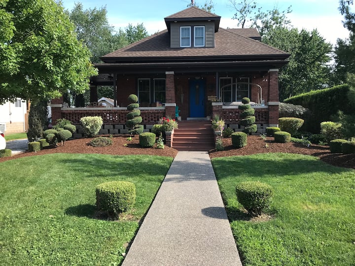 Tecumseh Station House - Grosse Pointe, MI