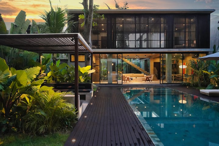 Luxury 5br Ancient Jungle Villa - Canggu