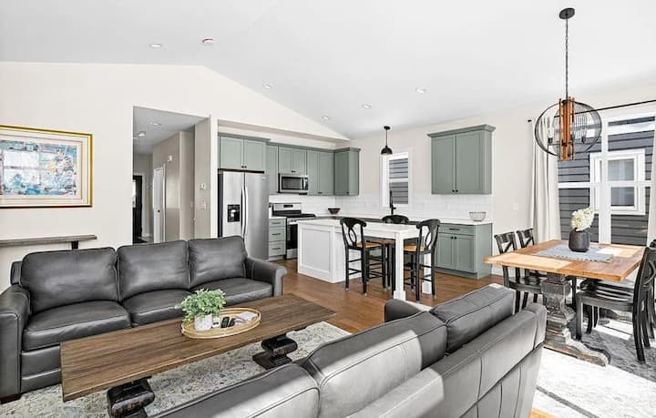 One Of A Kind, Gorgeous Home Great Location - Duluth, MN