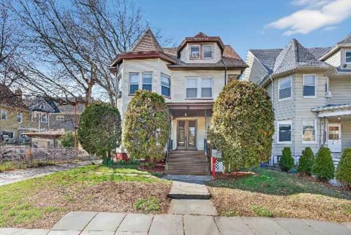 The Hamilton House - Montclair, NJ