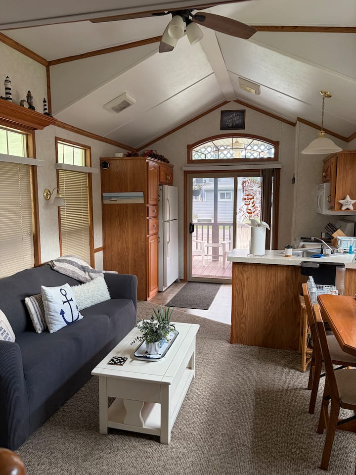 Cozy Cottage Near The Lake - レイクビュー, OH