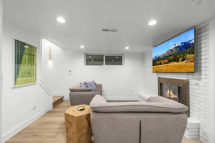 The Sunny Nest | Workspace, Kitchen & Fiber - Provo, UT
