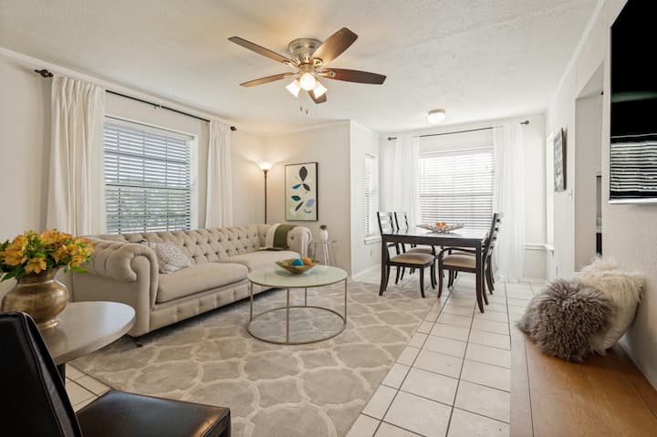 Cozy 3br Getaway, Pet Friendly With Huge Yard - Lancaster, TX